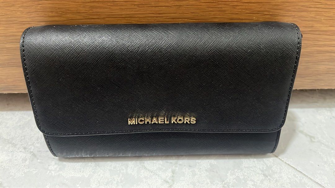 Michael Kors Wallet on Chain, Women's Fashion, Bags & Wallets, Purses ...