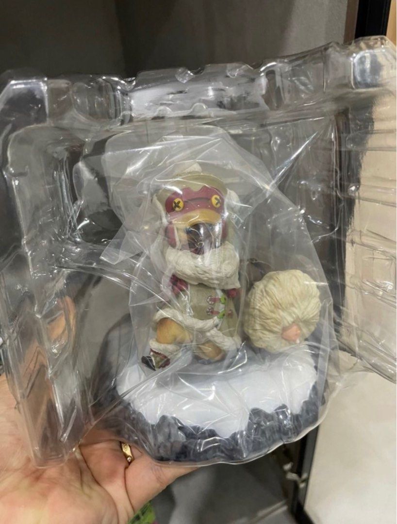 Monster Hunter World Iceborne Palico controller holder, Video Gaming ...