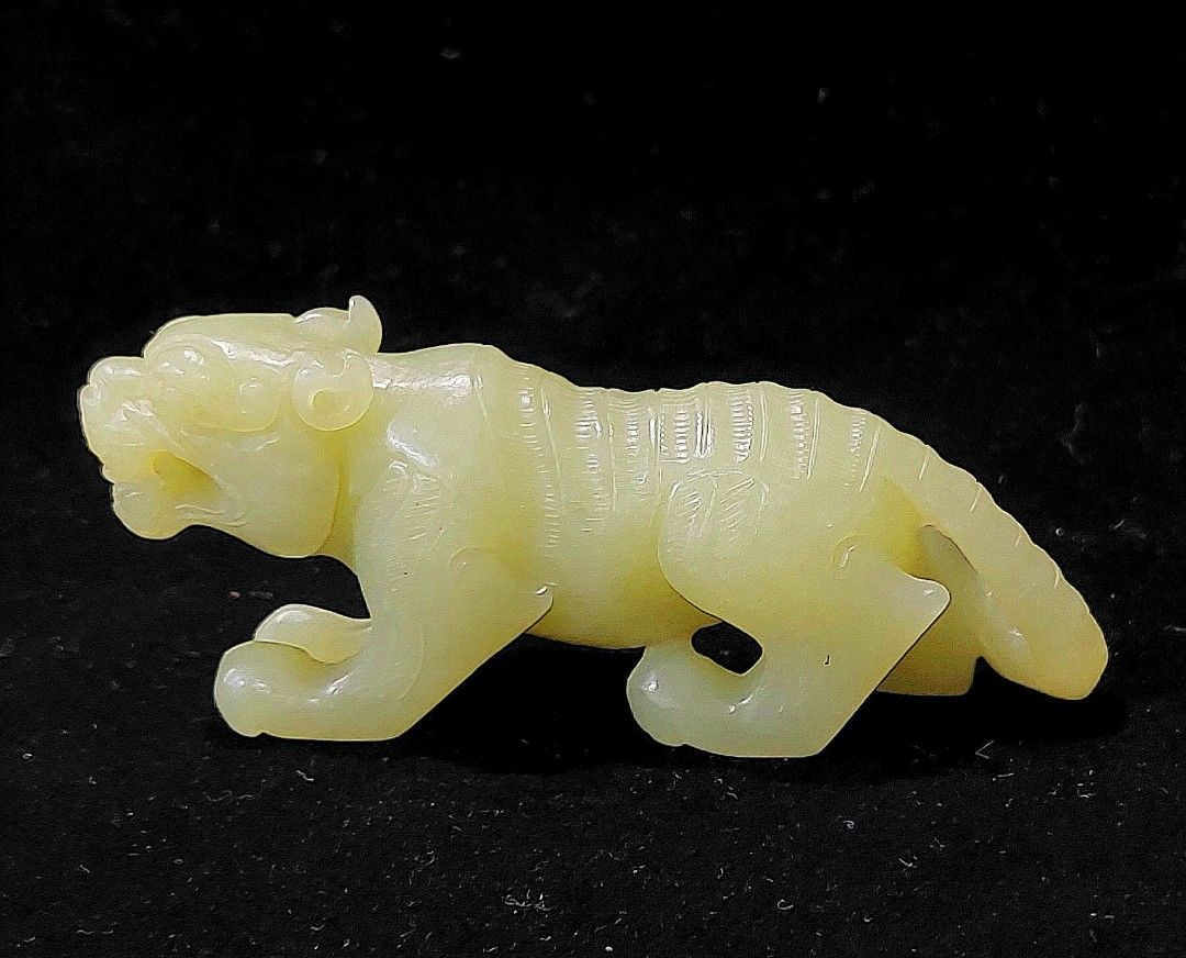Nephrite jade carving of tiger, Hobbies & Toys, Memorabilia ...