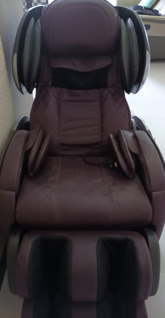 Osim Umagic massage chair, Health & Nutrition, Massage Devices on Carousell