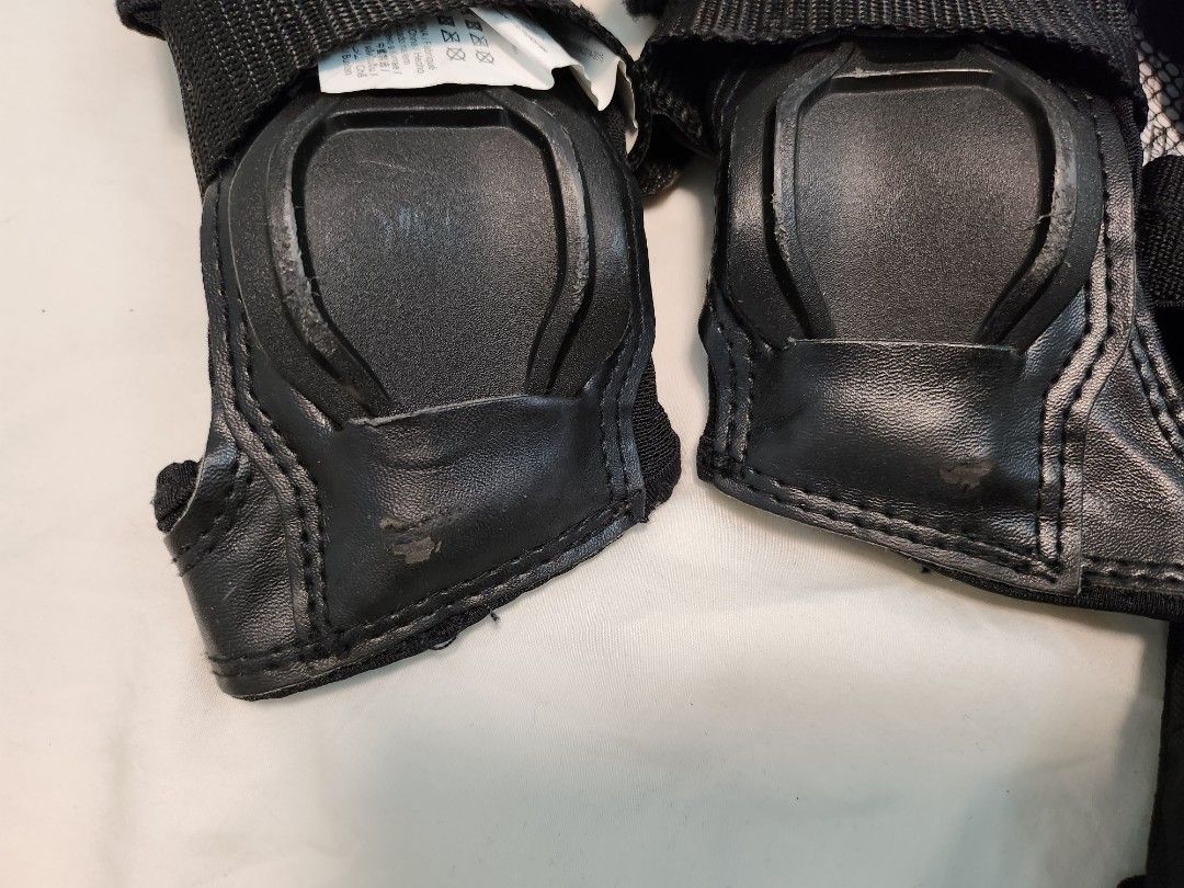 Oxelo Knee, Elbow & Wrist Protector and RockRider Helmet, Sports ...