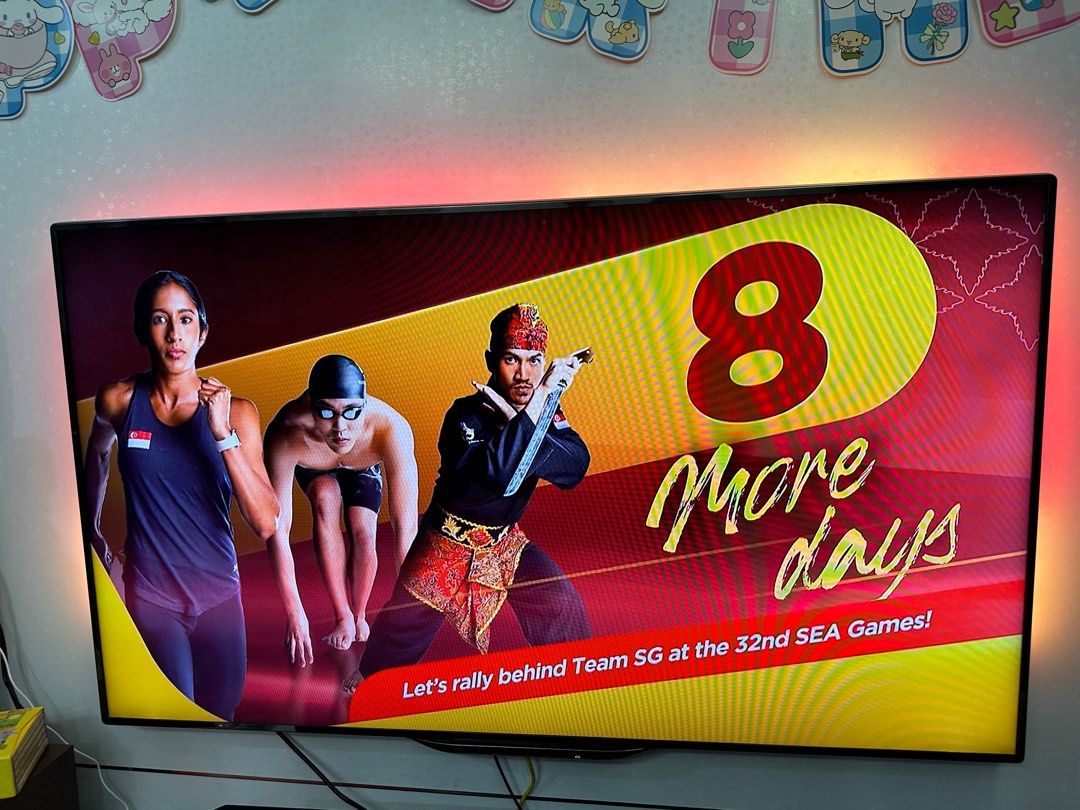 Philips 55 inch Full HD ambient light TV, TV & Home Appliances, TV ...