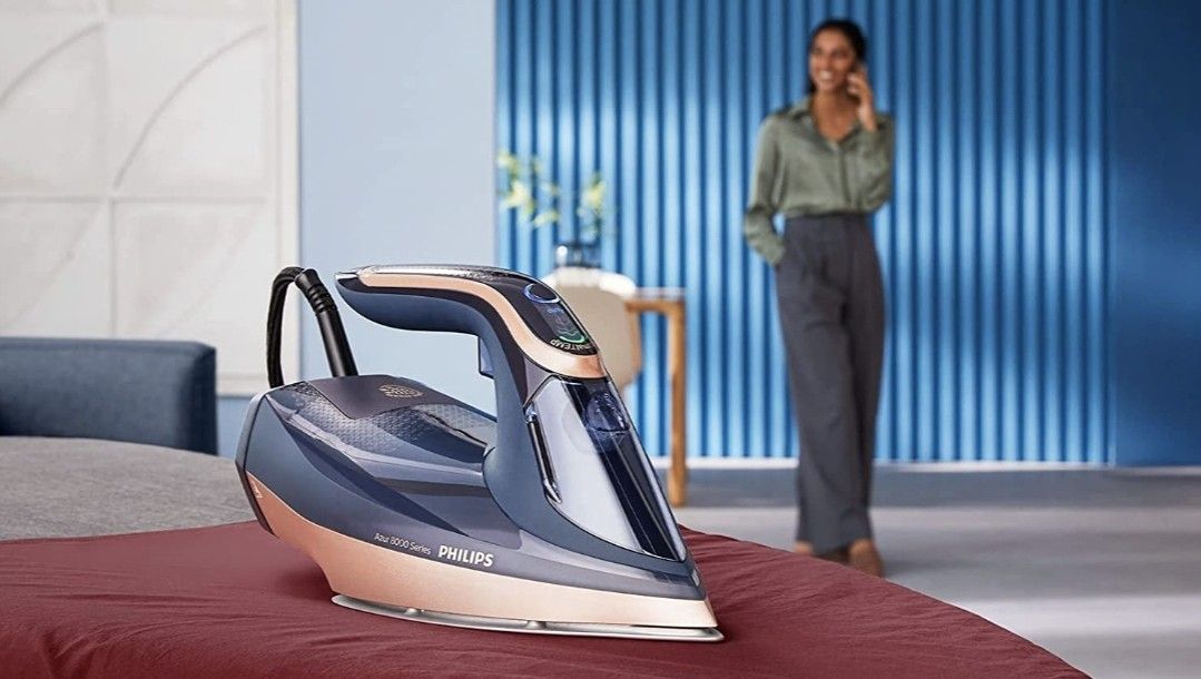 Philips Azur 8000 Series Steam Iron (DST8050/26), Dark Blue, TV & Home ...