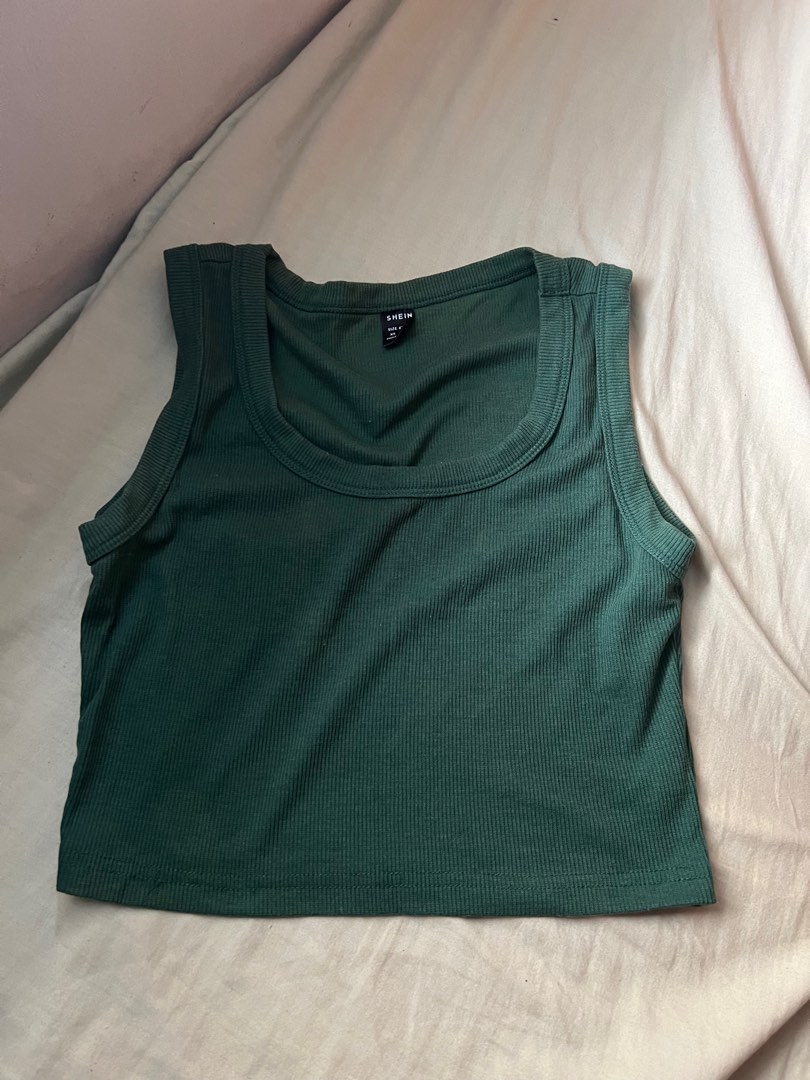Plain Green Basic Top, Women's Fashion, Tops, Sleeveless on Carousell