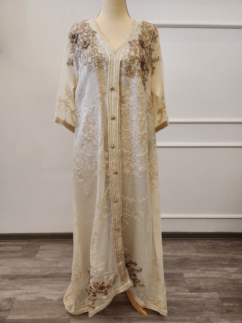 Pre-loved Kuwait Costume, Women's Fashion, Dresses & Sets, Traditional ...