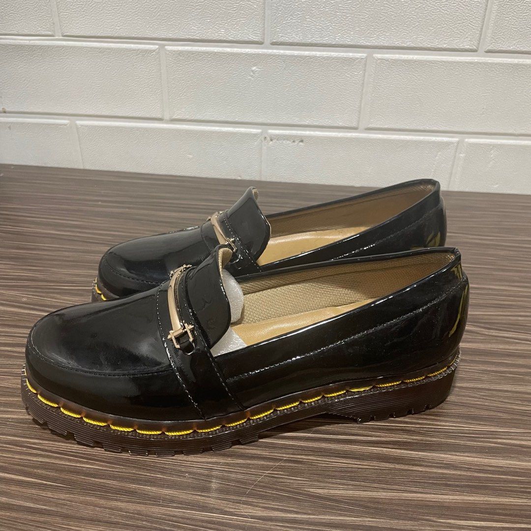 Sepatu docmart shoes wanita korea, Fesyen Wanita, Sepatu di Carousell