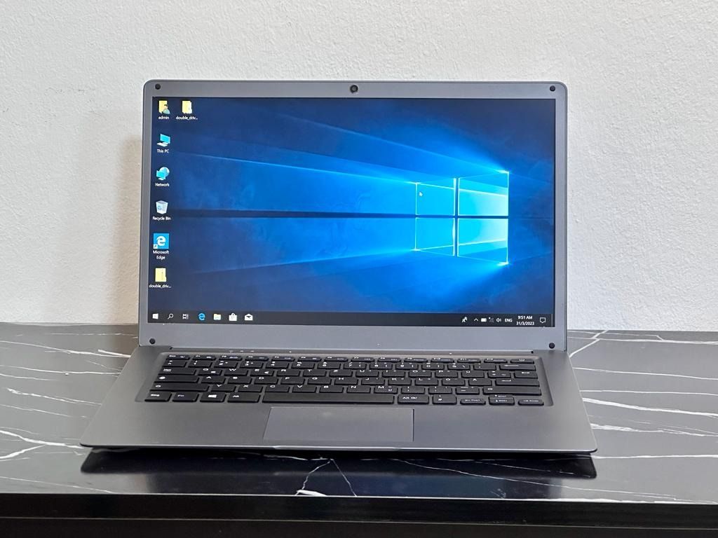 Slim 15.6 Inch SSD Laptop - 256GB + 8GB RAM - Big Screen - Free MS ...