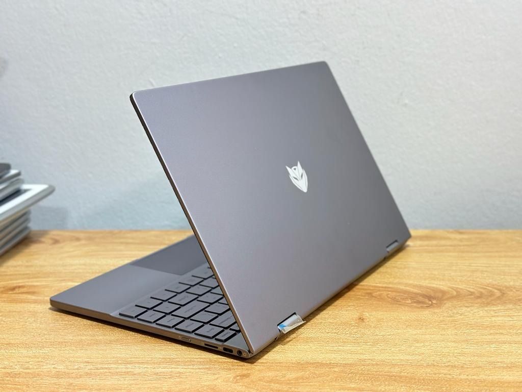 Slim 15.6 Inch SSD Laptop - 256GB + 8GB RAM - Big Screen - Free MS ...
