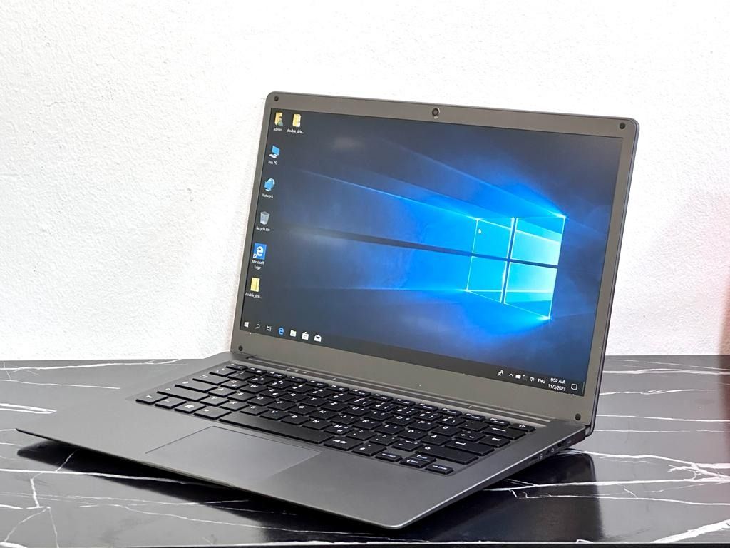 Slim 15.6 Inch SSD Laptop - 256GB + 8GB RAM - Big Screen - Free MS ...