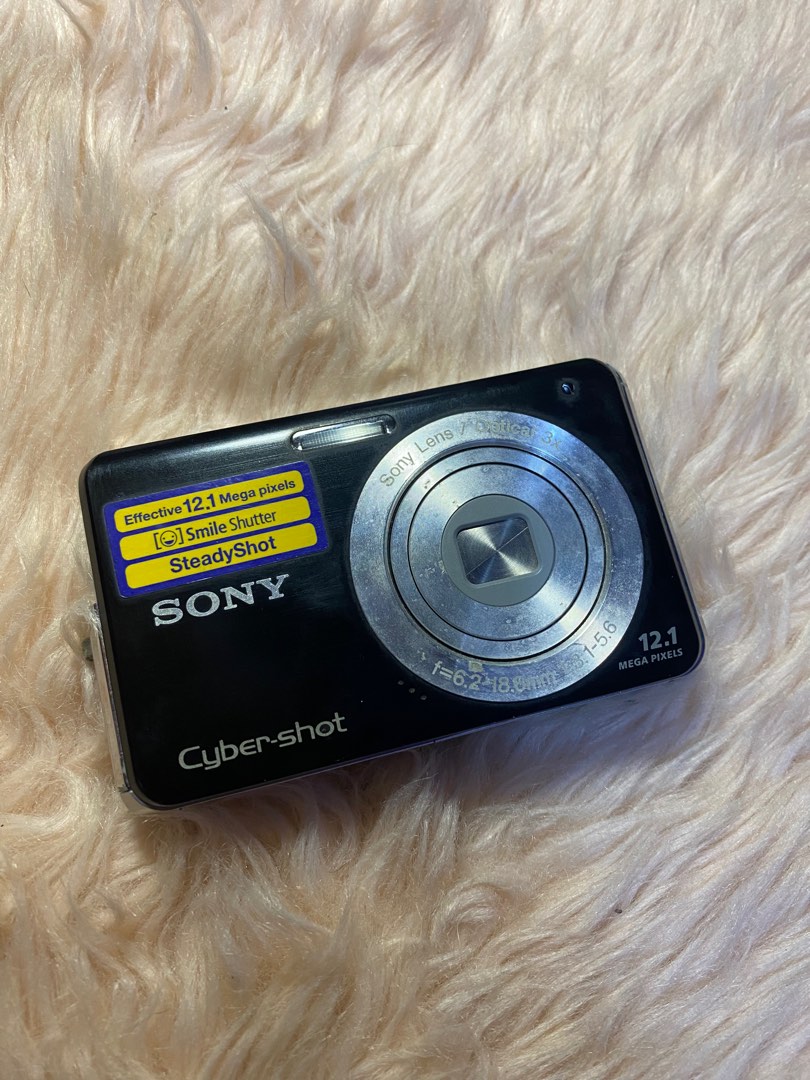 SONY CYBERSHOT DSC 190 (black), Photography, Cameras on Carousell