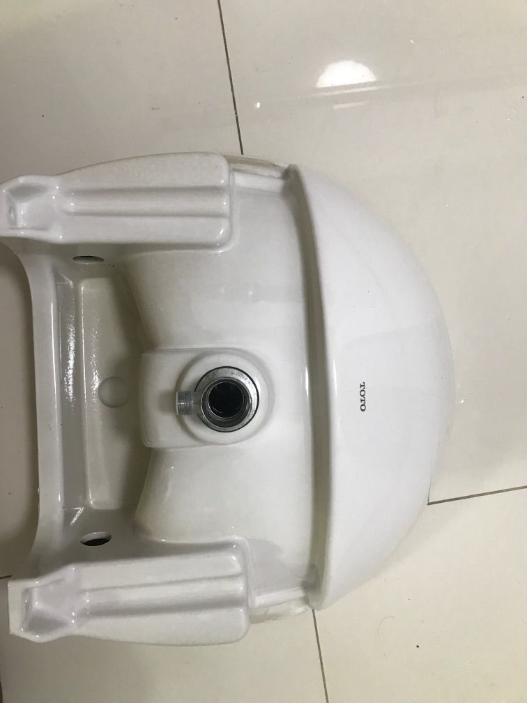 TOTO toilet bathroom basin, Furniture & Home Living, Bathroom & Kitchen Fixtures on Carousell