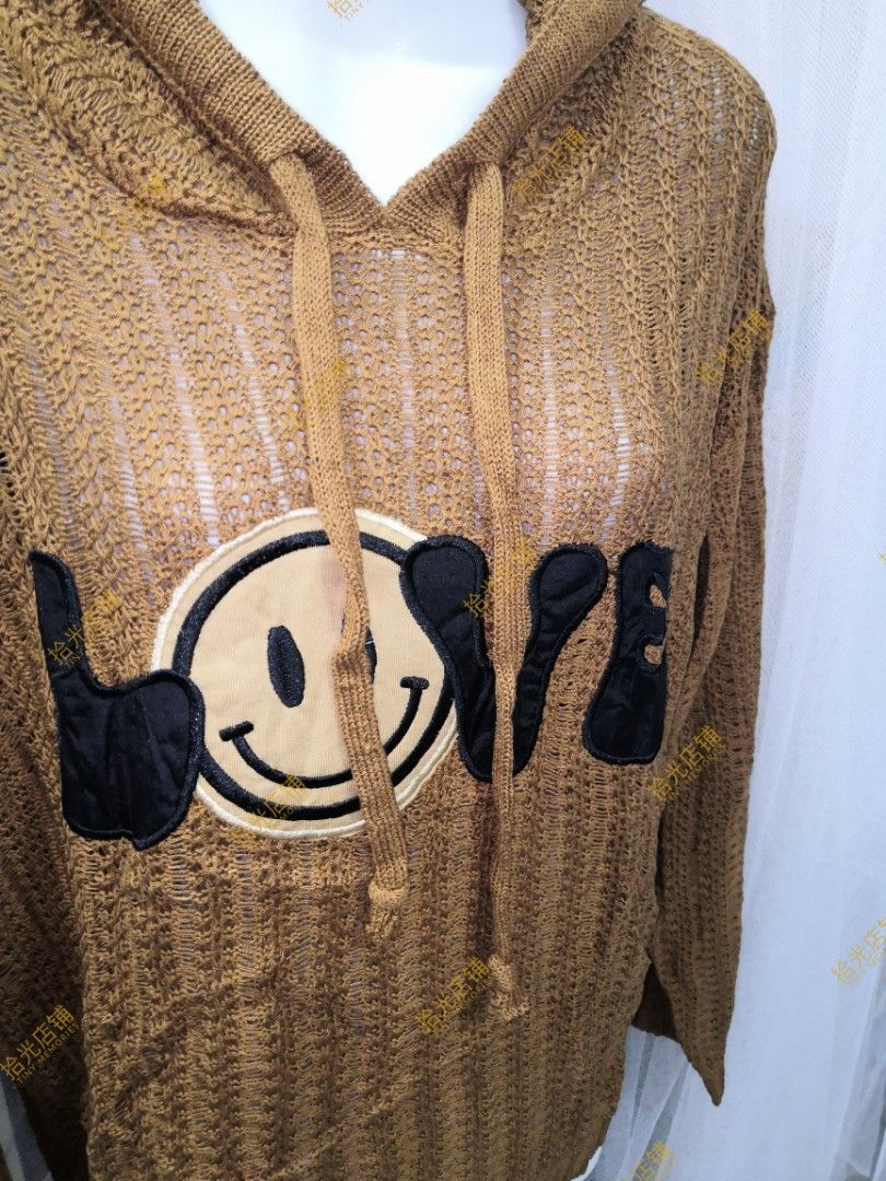 Women Smiley face knitted Top, Women's Fashion, Tops, Other Tops on ...