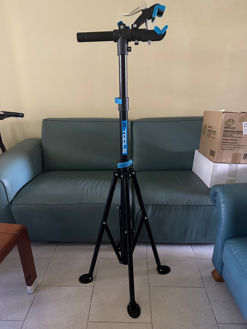 XTOOLS Bike repair stand, Sports Equipment, Bicycles & Parts, Parts ...