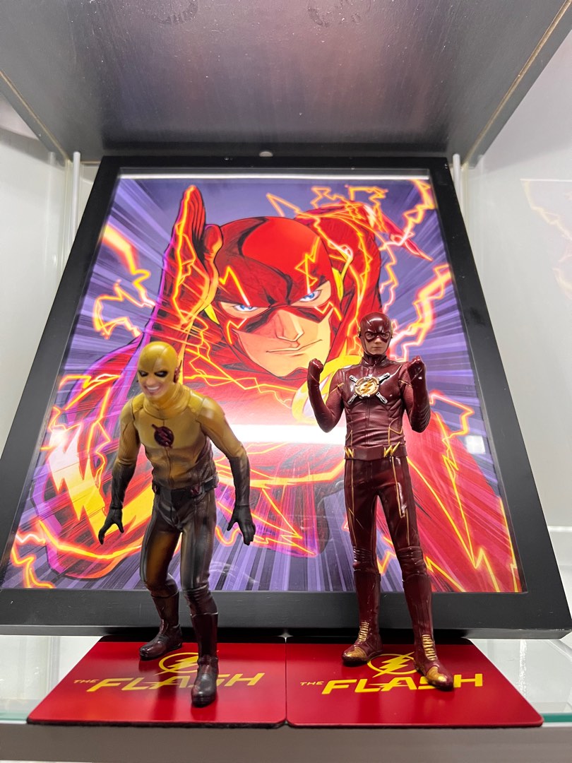 CW Flash and CW reverse flash, Hobbies & Toys, Toys & Games on Carousell