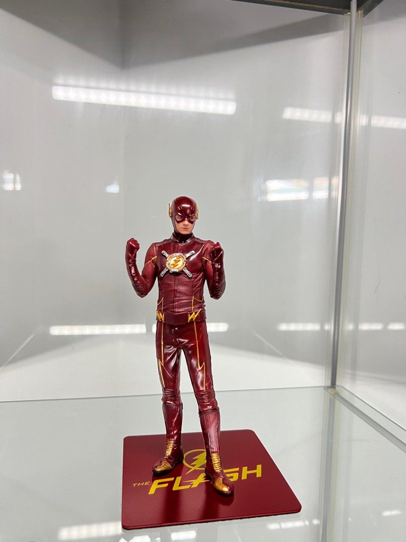 CW Flash and CW reverse flash, Hobbies & Toys, Toys & Games on Carousell