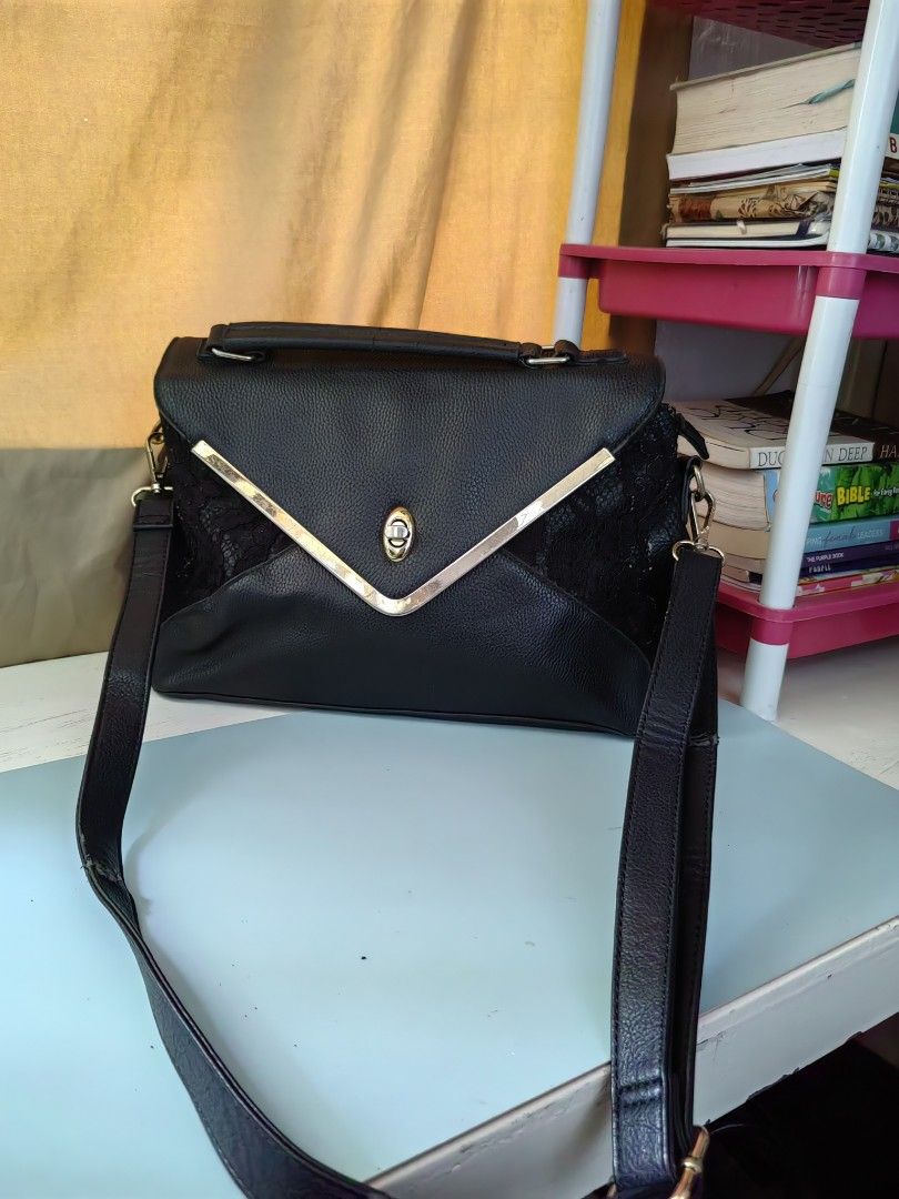 Daphne Bag, Women's Fashion, Bags & Wallets, Shoulder Bags on Carousell