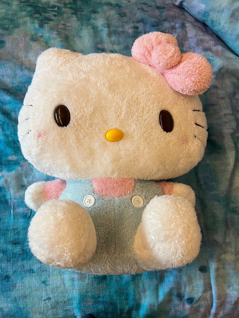 Hello kitty soft toys 40cm, Hobbies & Toys, Toys & Games on Carousell