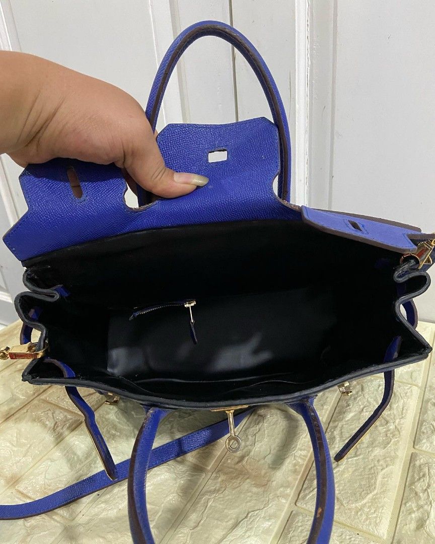 House of hello full kulit asli, Fesyen Wanita, Tas & Dompet di Carousell