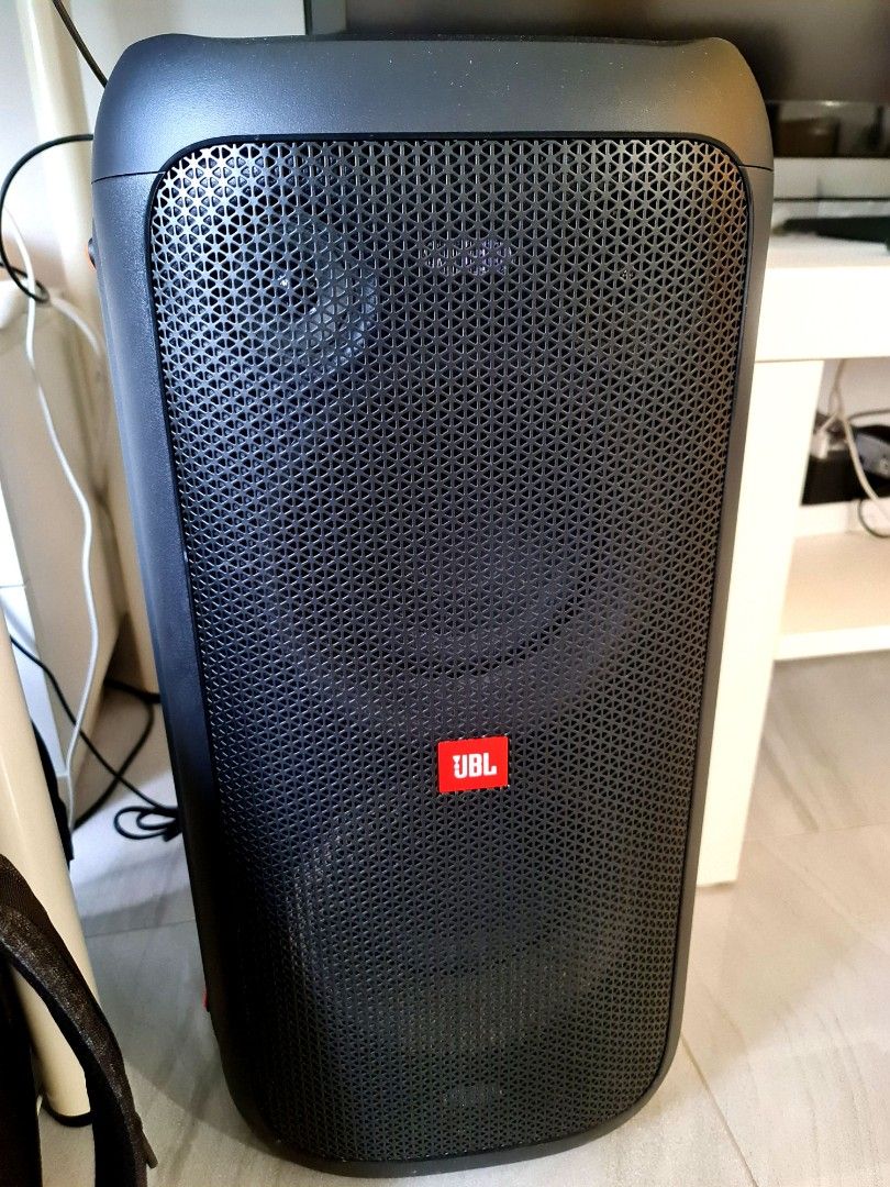 JBL Partybox 100 bluetooth speaker with original box (Solid and punchy ...