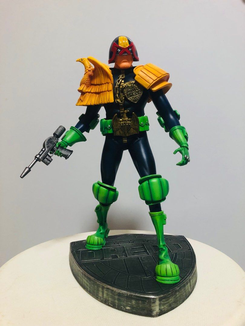 Judge Dredd 11 inch Vinyl statue by Mick McMahon, Hobbies & Toys, Toys ...