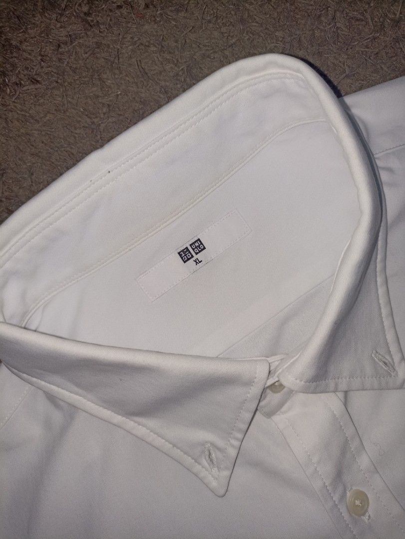 KEMEJA PUTIH POLOS UNIQLO, Fesyen Pria, Pakaian , Atasan di Carousell KEMEJA PUTIH POLOS UNIQLO, Fesyen Pria, Pakaian , Atasan di Carousell