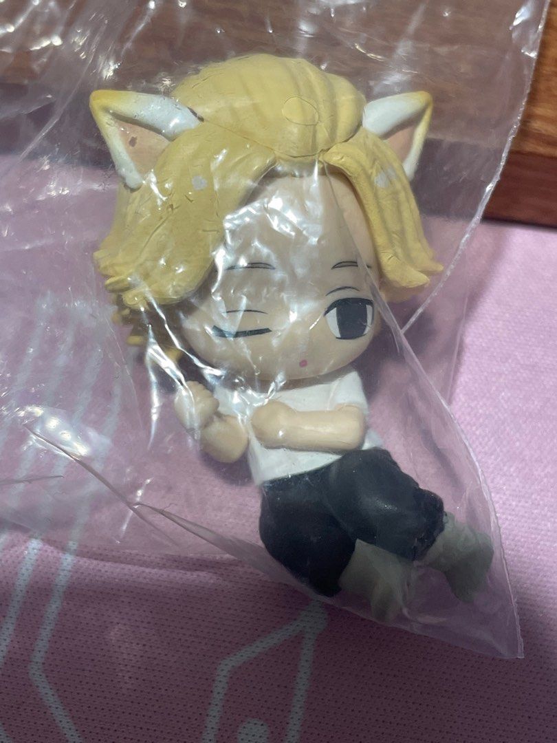 mikey cat in sleeping tokyo revengers sano manjiro, Hobbies & Toys ...