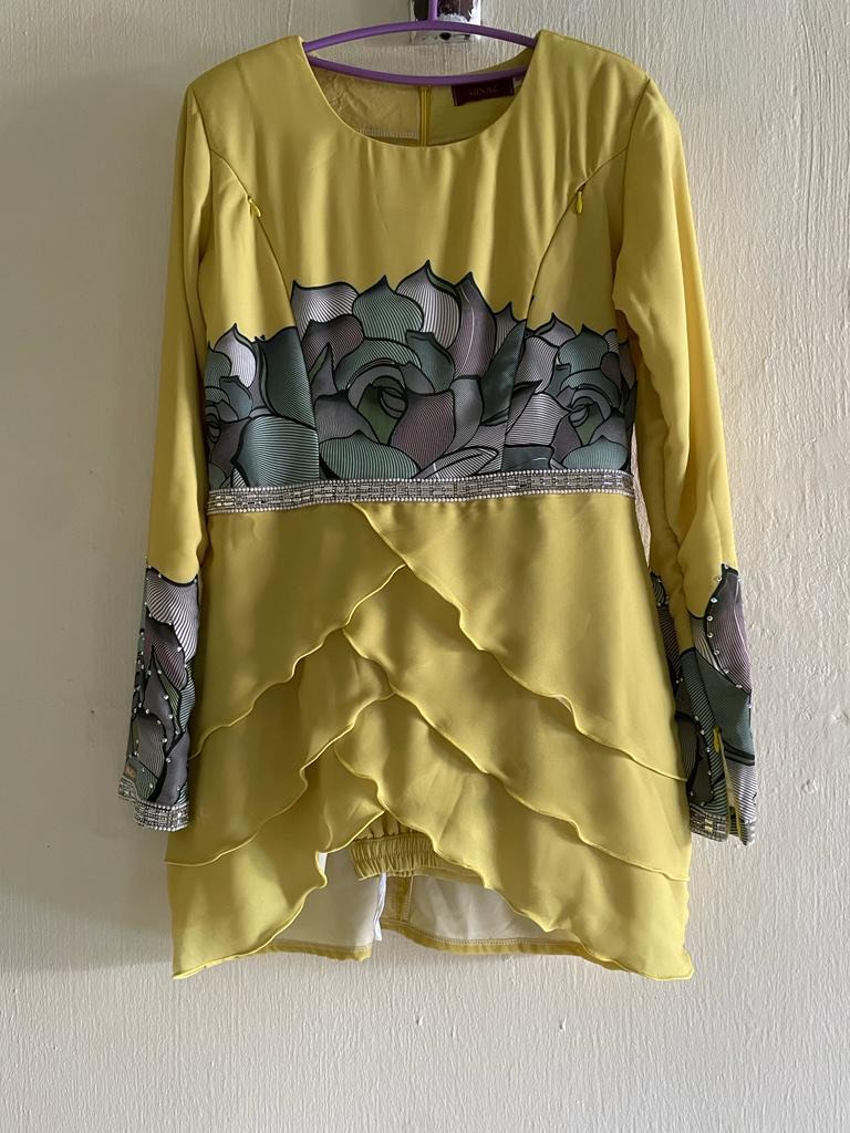 Minaz kurung, Women's Fashion, Muslimah Fashion, Baju Kurung & sets on ...