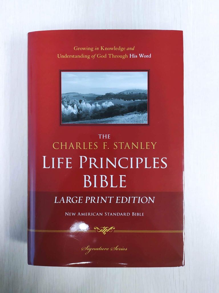 NASB Large Print Charles Stanley Life Principles Bible, Hobbies & Toys ...