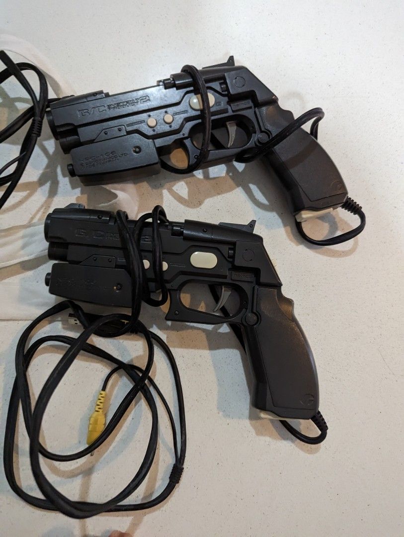 Npc 106 gun controller gun con ps2 working namco, Video Gaming, Gaming ...