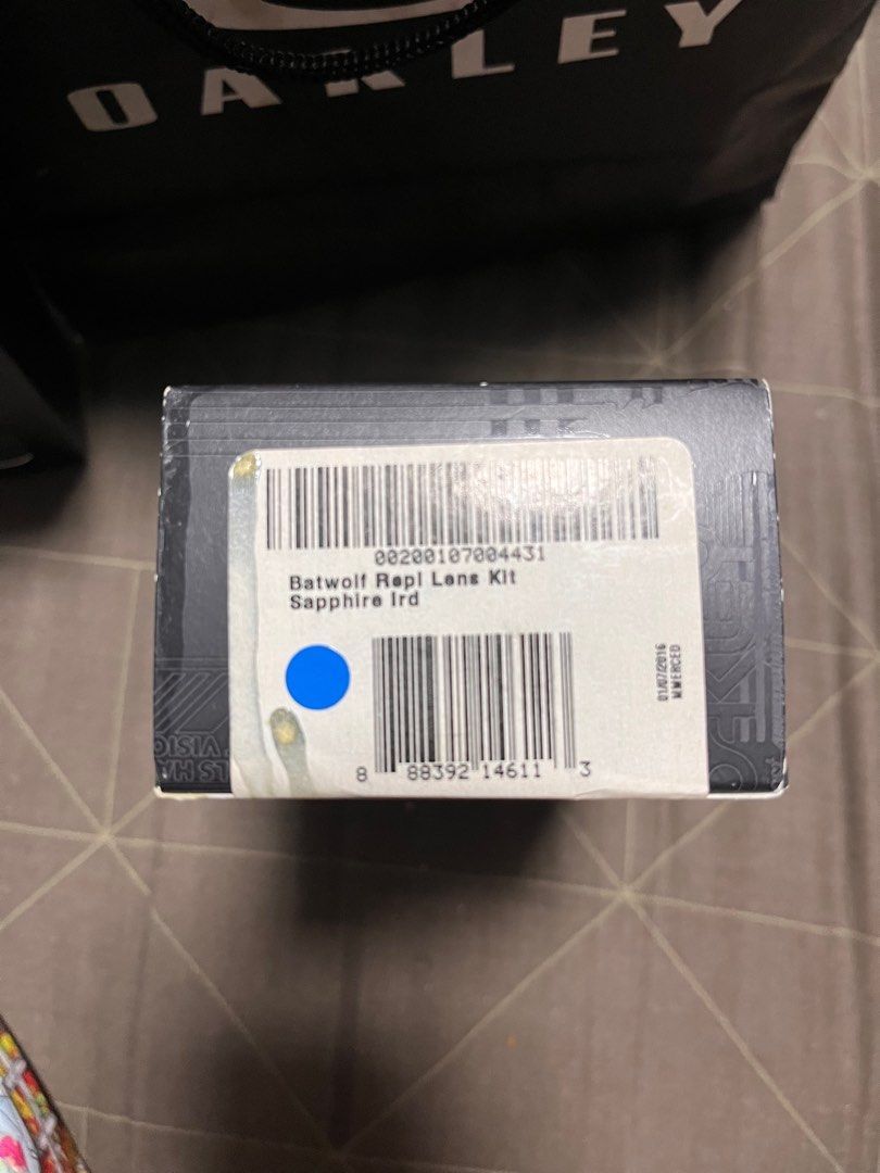 Oakley Batwolf Custom, Men's Fashion, Watches & Accessories, Sunglasses ...