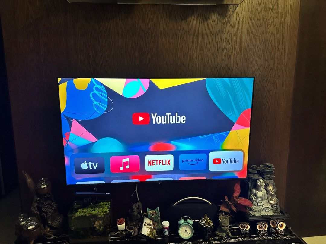Prism plus 55 inch 4k TV with swivel mont + Console + Apple Tv 4k ...