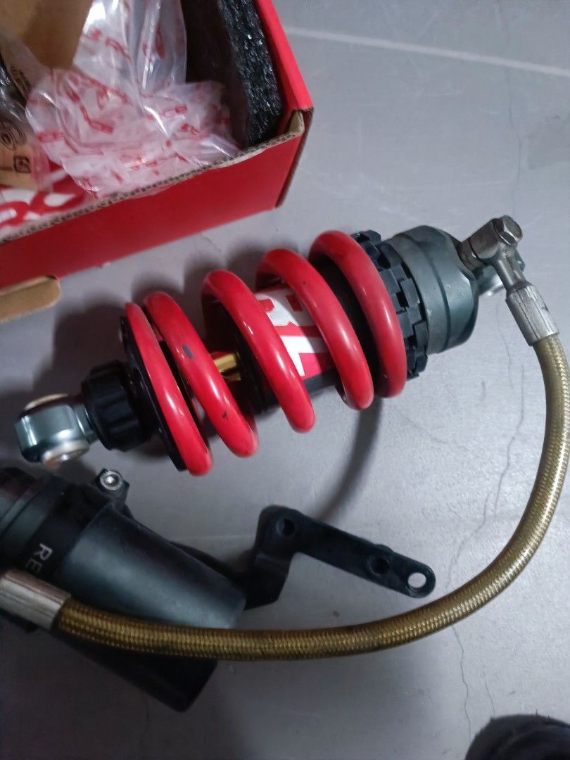 Sniper Red Leo monoshock with canister, Motorcycles, Motorcycle ...