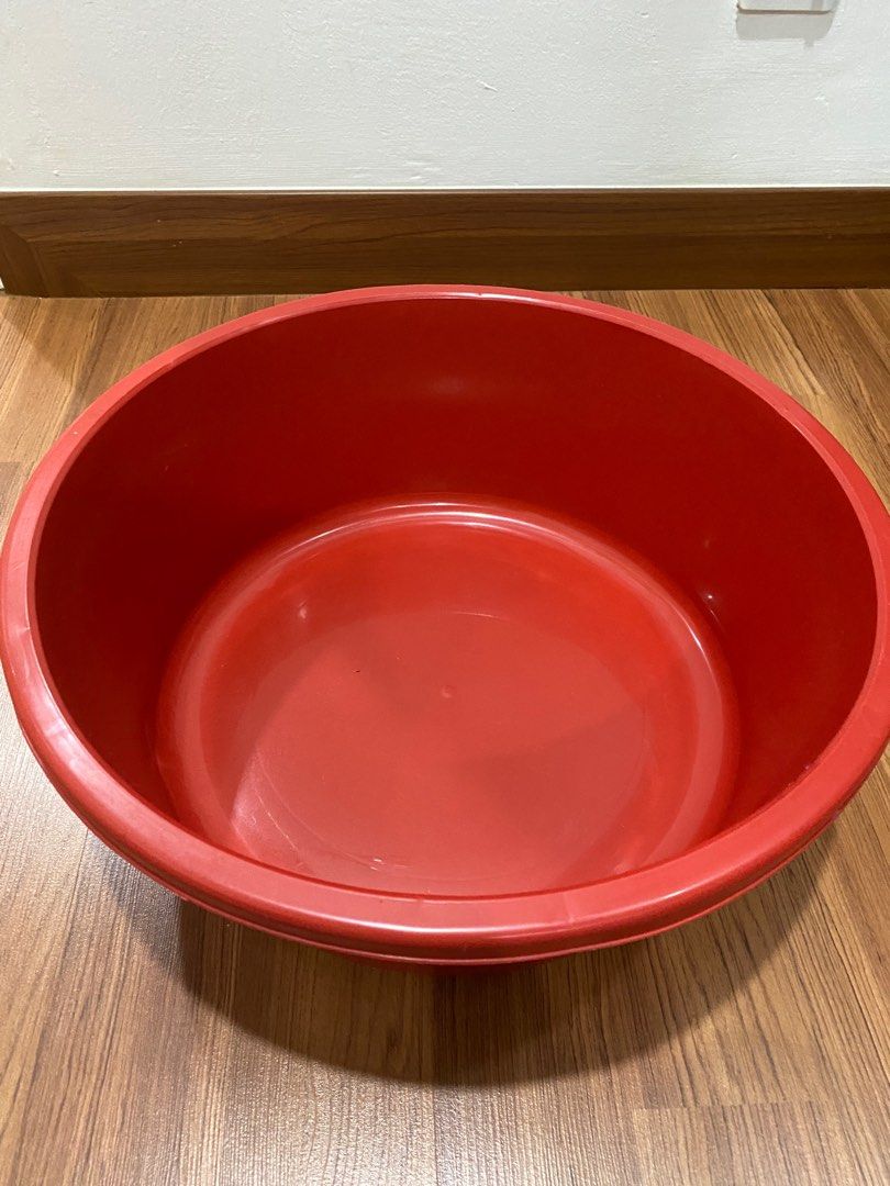 Round Plastic Wash Basin, Furniture & Home Living, Home Improvement ...