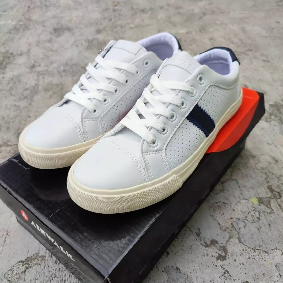 Sepatu original, Fesyen Pria, Sepatu , Sneakers di Carousell