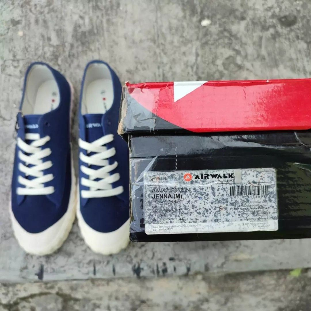Sepatu original, Fesyen Pria, Sepatu , Sneakers di Carousell