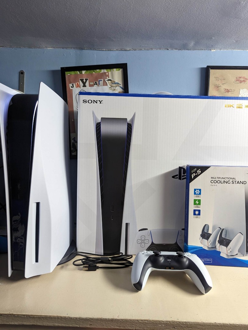 Sony Playstation 5 / PS5 Console Disc Edition with Free Cooling Stand ...