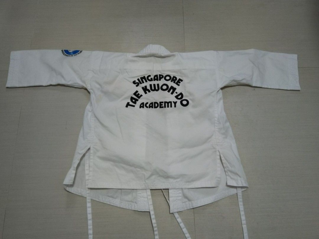 Tae Kwon do uniform for kids, Men's Fashion, Activewear on Carousell