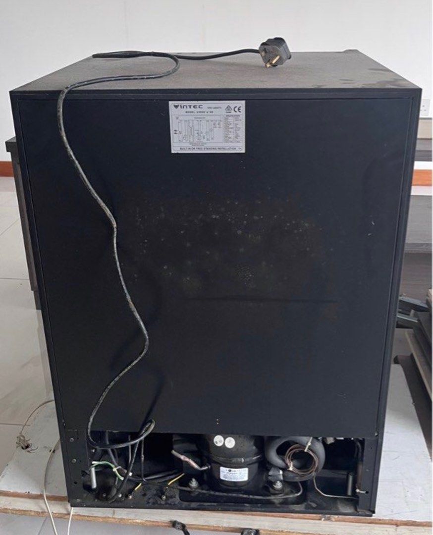 VINTEC Wine Fridge, TV & Home Appliances, Kitchen Appliances, Wine ...