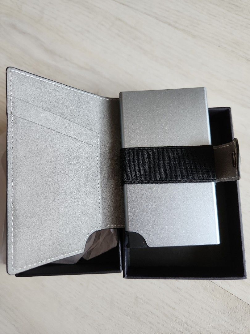 Wally card holder grey, Men's Fashion, Watches & Accessories, Wallets ...