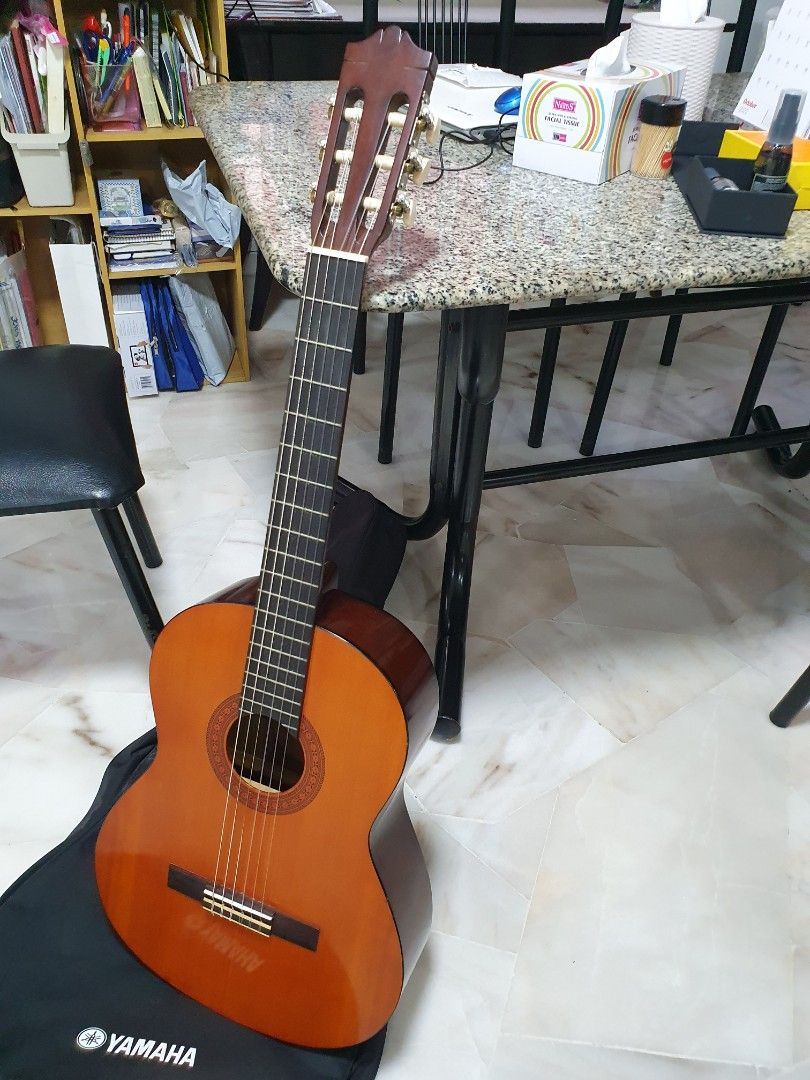Yamaha C40 Classical Guitar, Hobbies & Toys, Music & Media, Musical ...