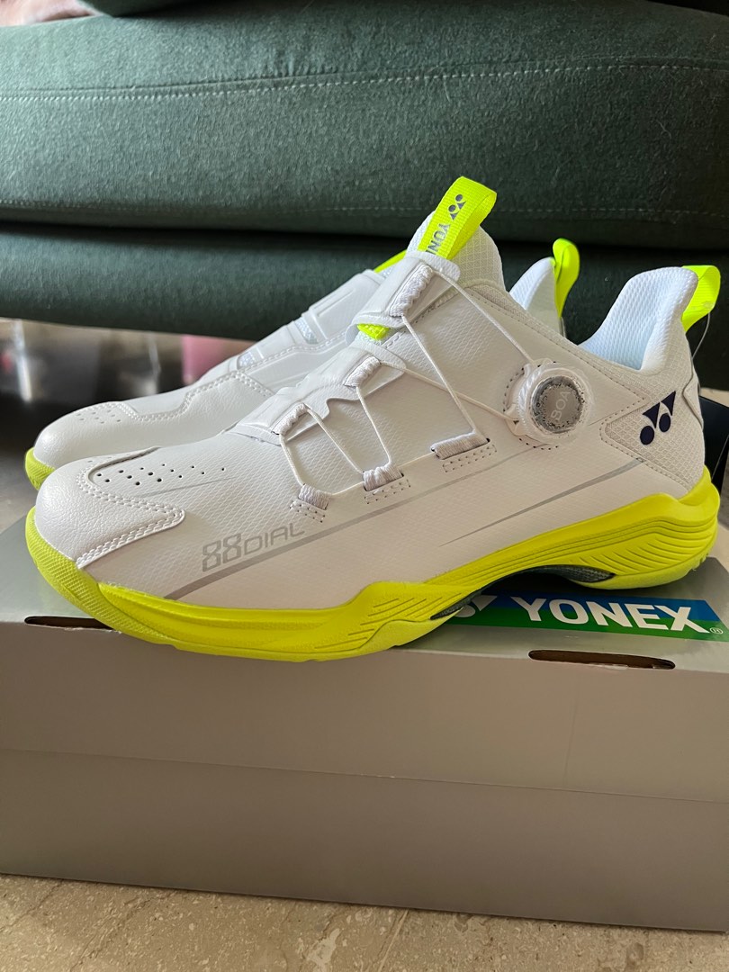 Yonex 88 dial, Men's Fashion, Footwear, Sneakers on Carousell