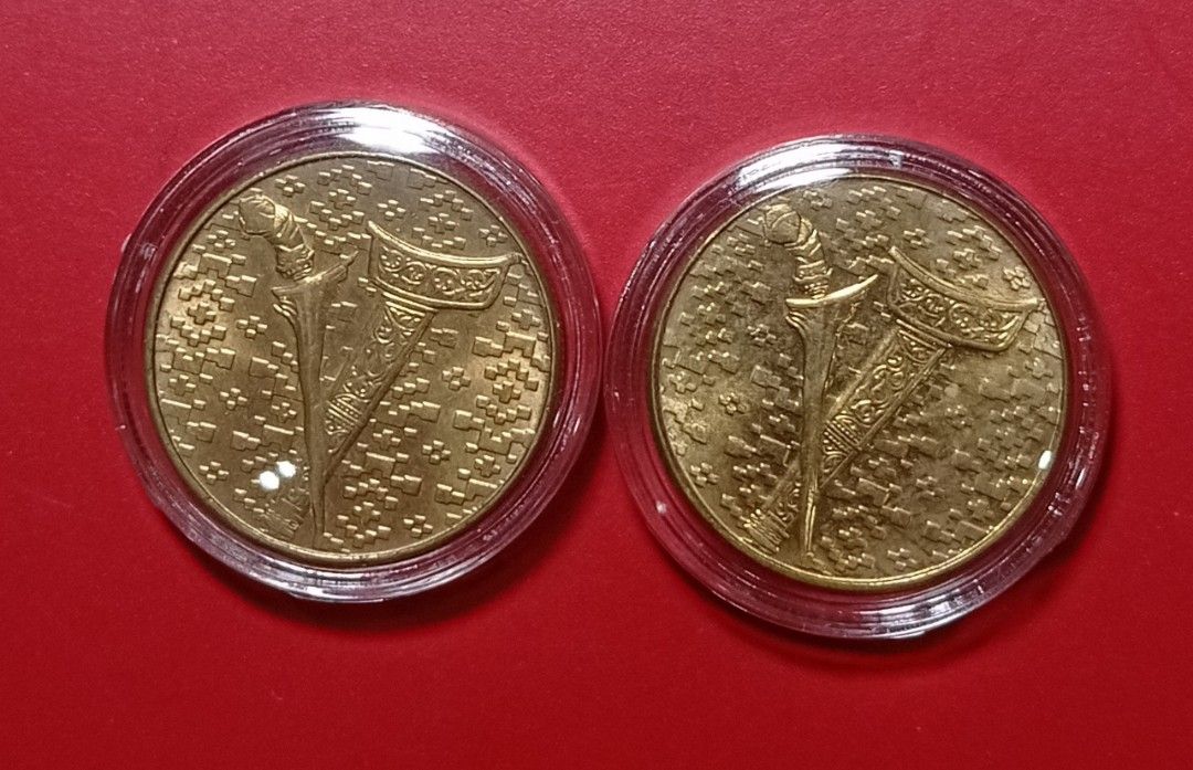 2pcs $1 Syiling Siri Bunga Raya 1990 Lustre with Plastic Capsules #90 ...