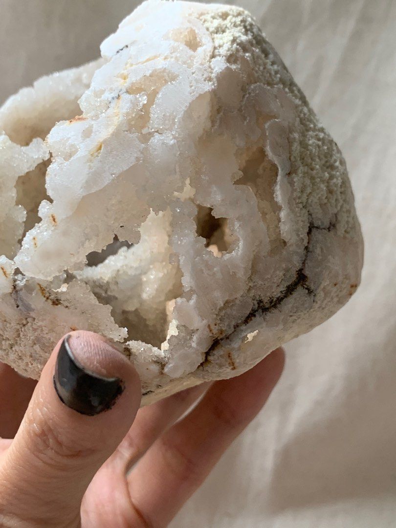 8.1cm White Agate Geode Sphere with Light Display, Furniture & Home ...