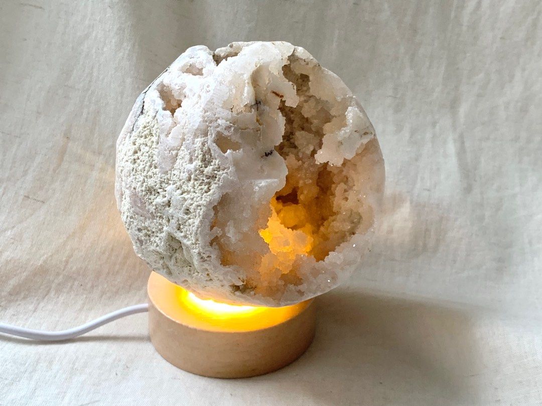 8.1cm White Agate Geode Sphere with Light Display, Furniture & Home ...