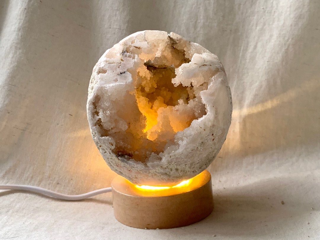 8.1cm White Agate Geode Sphere with Light Display, Furniture & Home ...