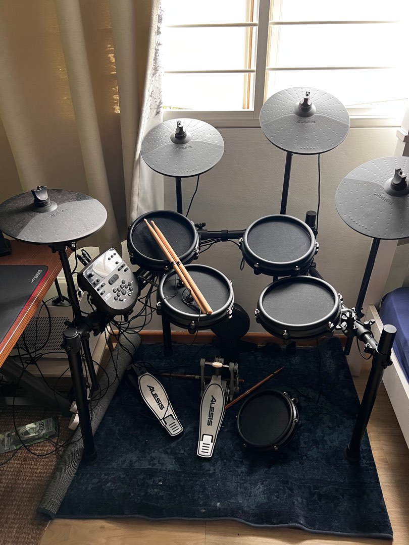 Alesis Nitro Mesh Electronic Drums, Hobbies & Toys, Music & Media ...