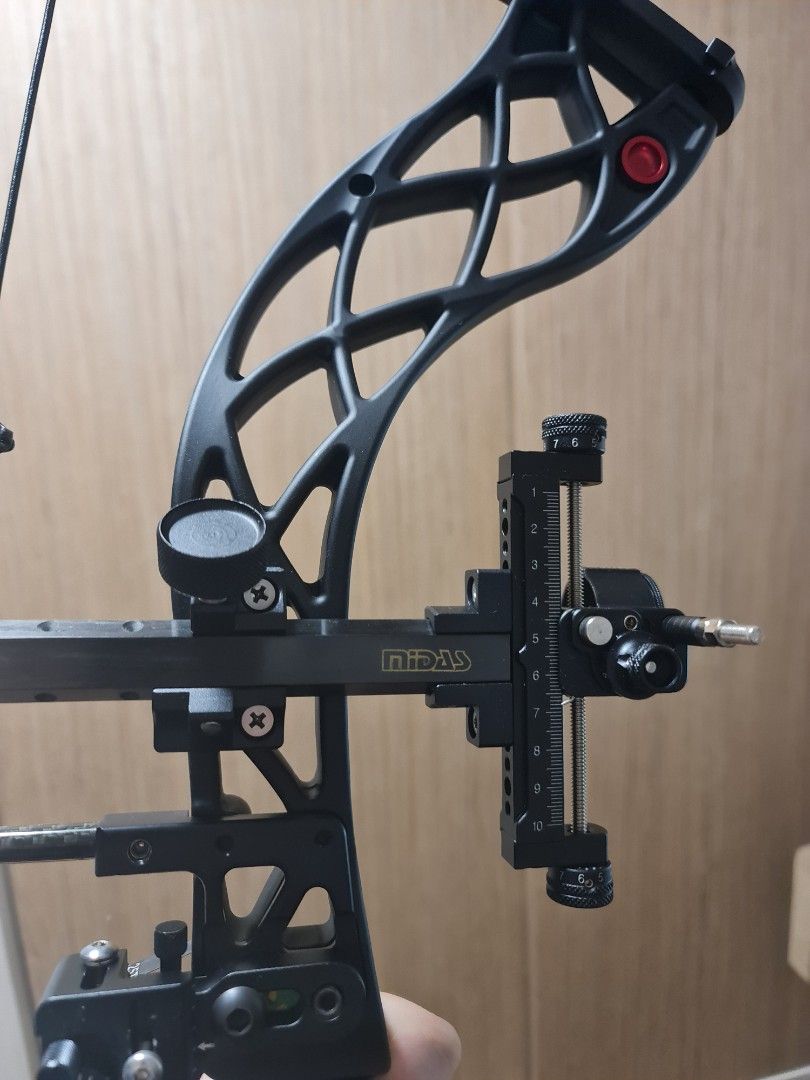 Bowtech Carbon Knight compound bow set, Sports Equipment, Other Sports Equipment and Supplies on ...