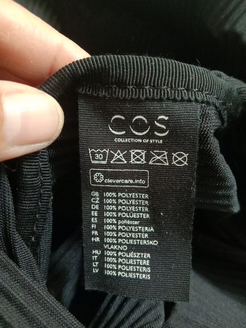 COS collection of styles expandable nylon bag on Carousell