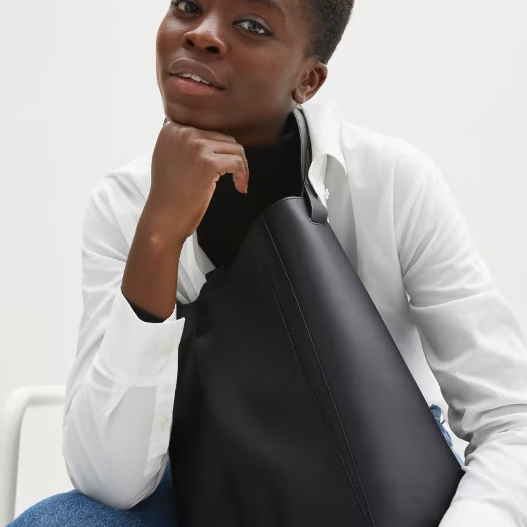 Everlane The Italian Leather Studio Bag Black, Women's Fashion, Bags ...
