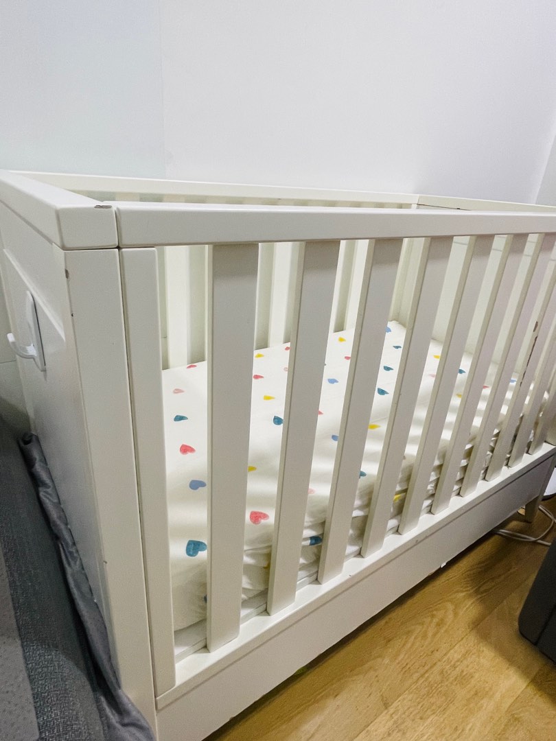 Free baby cot, Babies & Kids, Baby Nursery & Kids Furniture, Cots ...